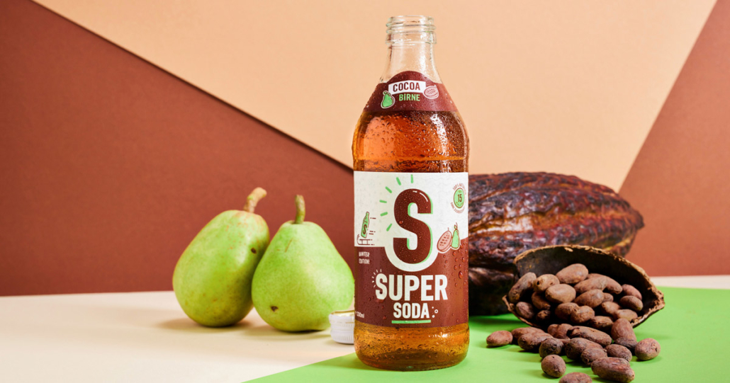 SUPER SODA launcht die limitierte Winter Edition COCOA BIRNE