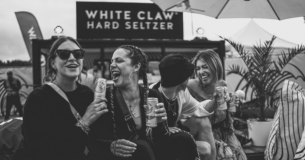 Brand Experience: White Claw präsentierte sich im Festivalsommer 2022