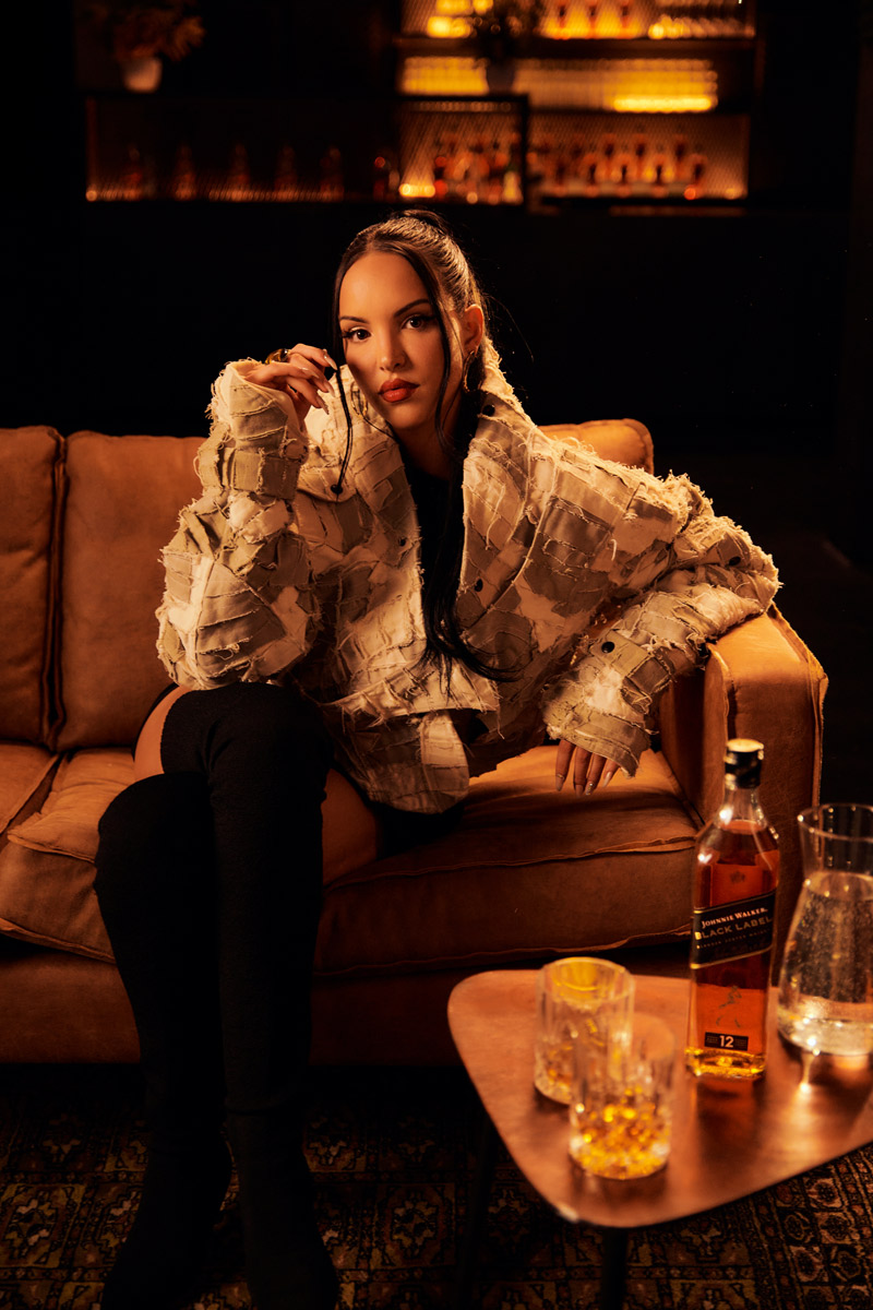 Johnnie Walker Black Label kollaboriert mit Platin Rapperin JUJU44