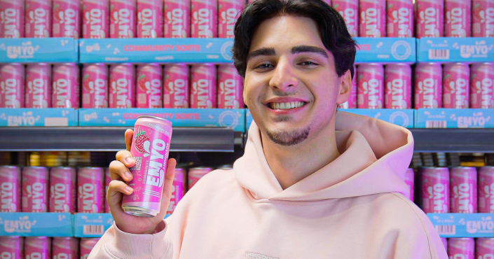 Community entscheidet: TikTok-Star Emir Bayrak präsentiert neue EMYO-Limo